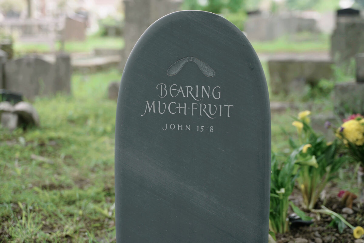Headstone Epitaphs: Expert Advice with 200+ Beautiful… | Stoneletters