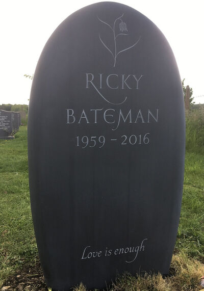 Unique pebble headstones | Stoneletters