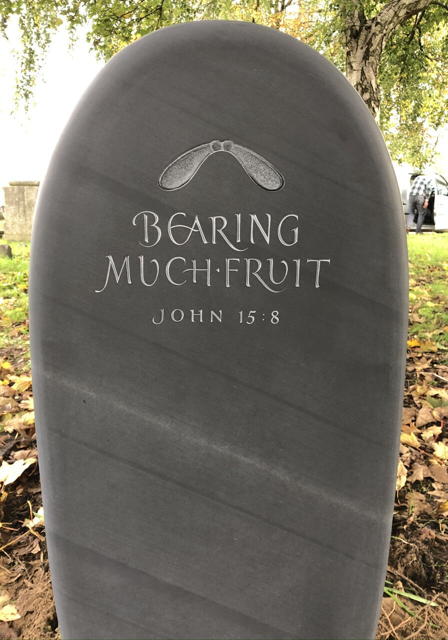 Unique pebble headstones | Stoneletters