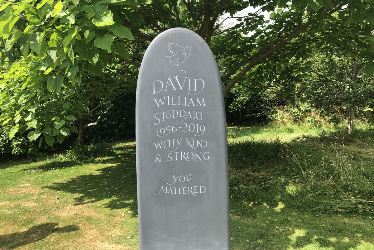 Unique pebble headstones | Stoneletters