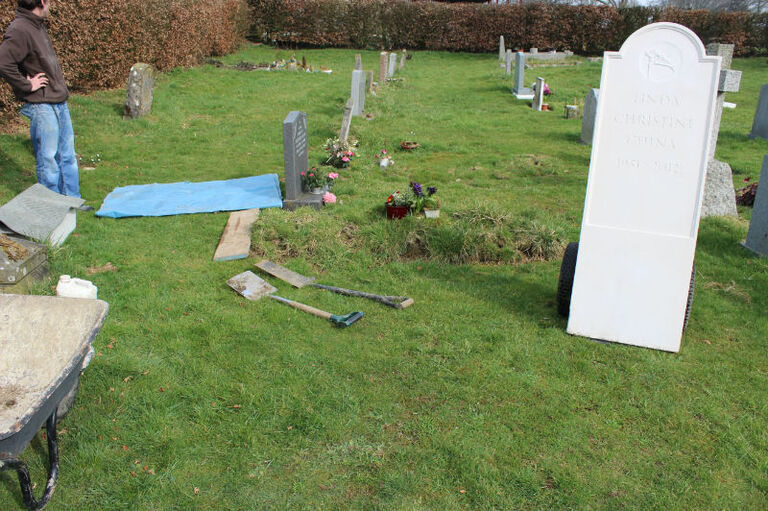 Gravestone installation - monolith or dowel? | Stoneletters