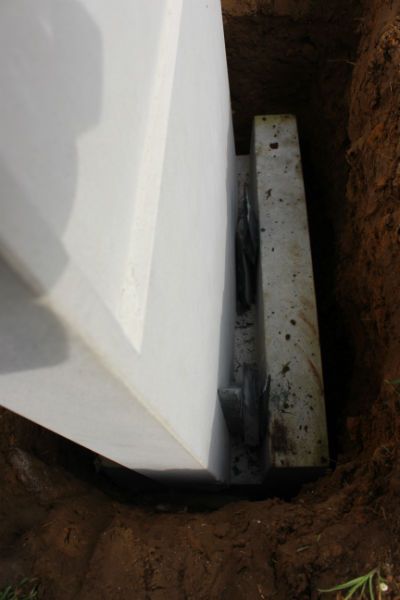 Gravestone installation - monolith or dowel? | Stoneletters